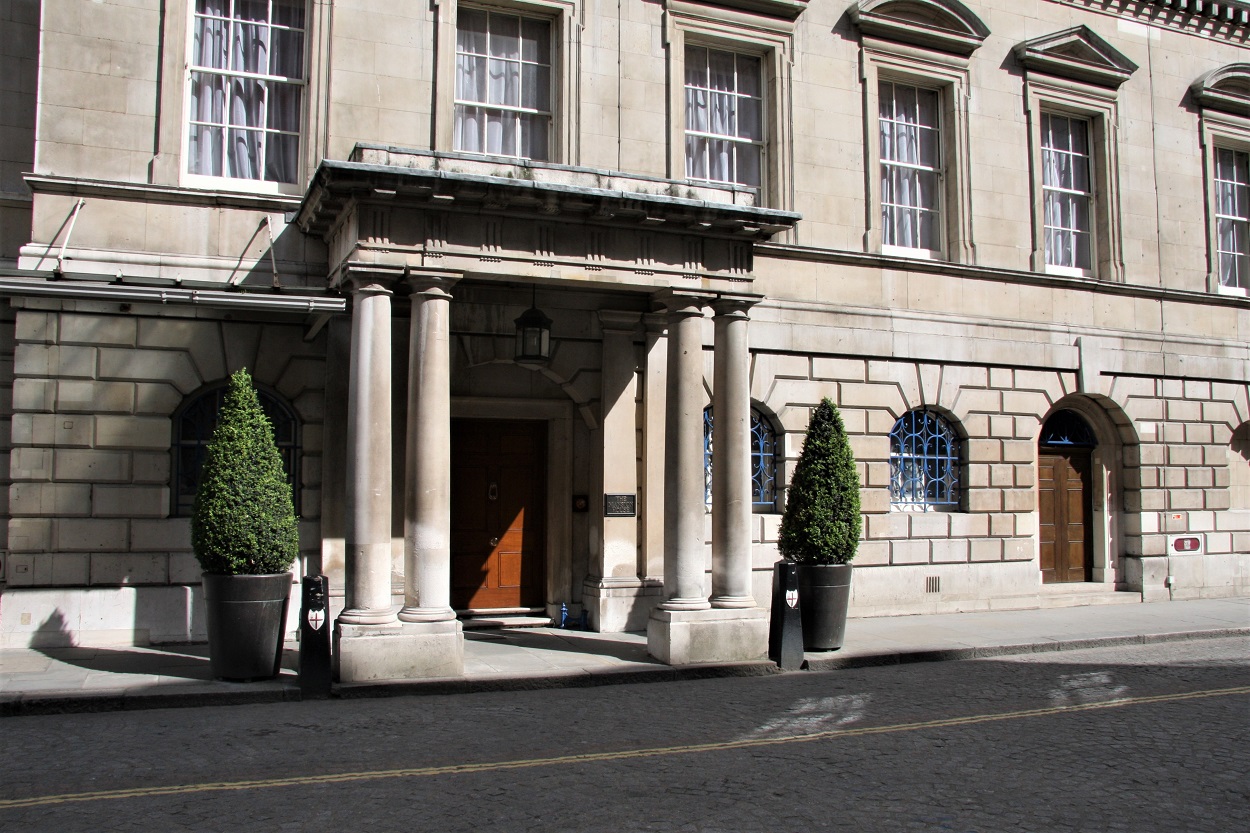Mansion House, Lord Mayor of London's Home - City of London Walk