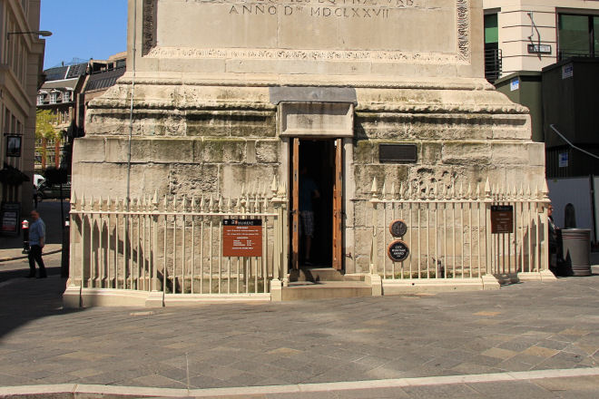 The Monument - Walk London Sightseeing Tour