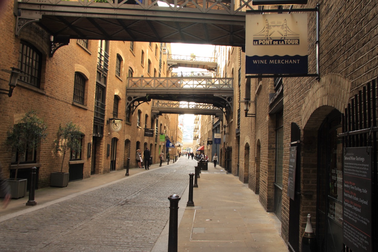 Butlers Wharf Shad Thames - Walk London Sightseeing Tour