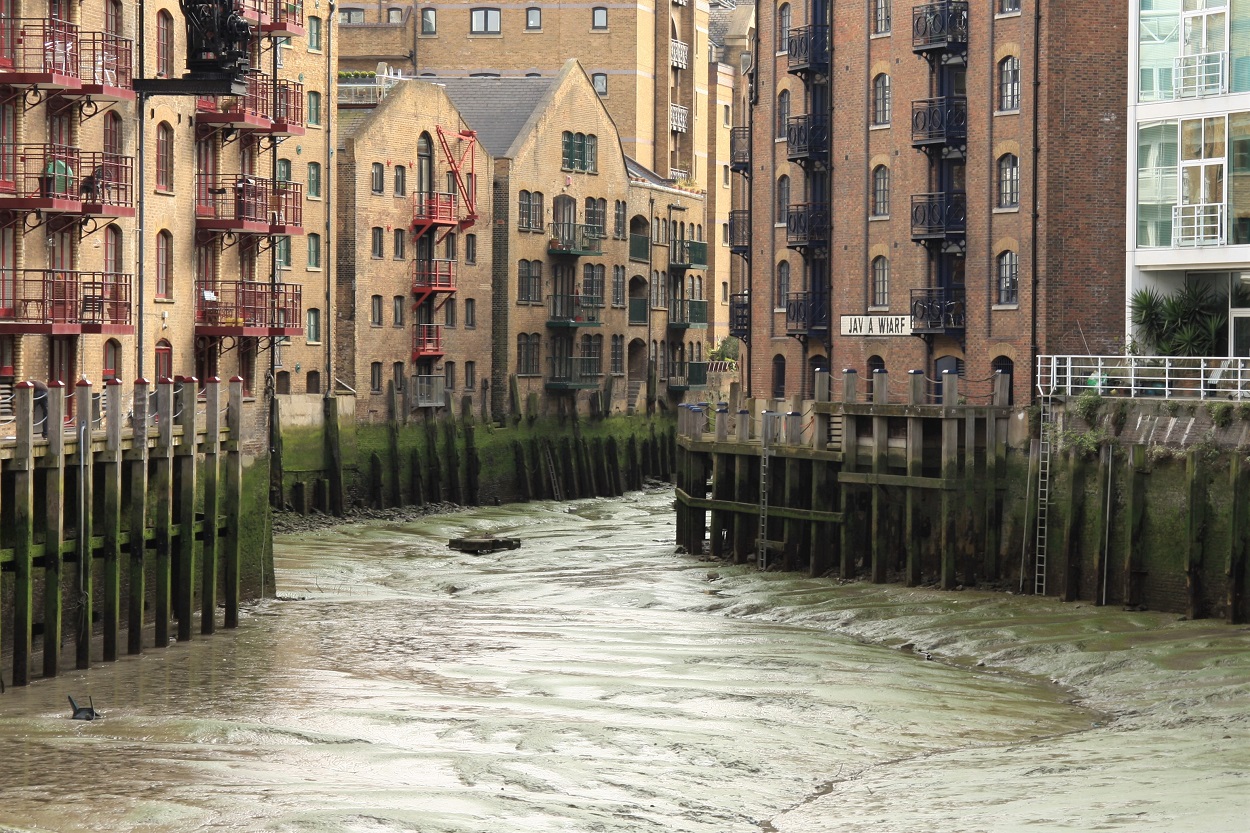 Butlers Wharf Shad Thames - Walk London Sightseeing Tour