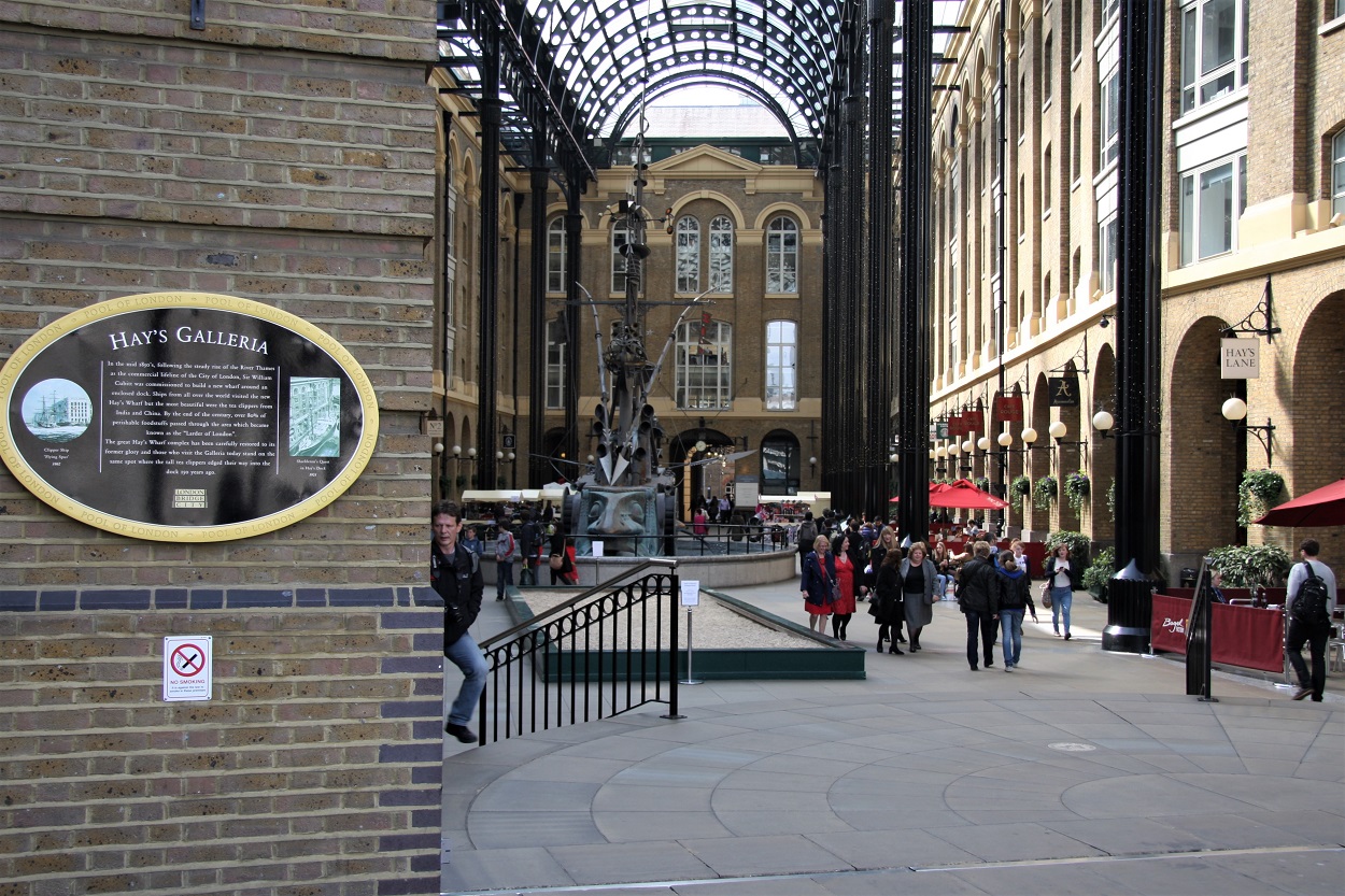 Hay's Galleria - Walk London Sightseeing Tour