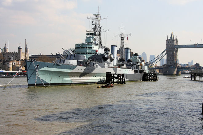 Why does Belfast have the collar and chain around her neck? : r/AzureLane