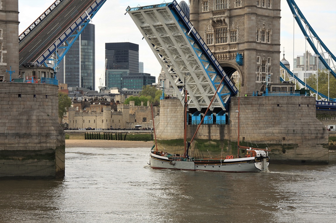 Tower Bridge - Walk London Sightseeing Tour