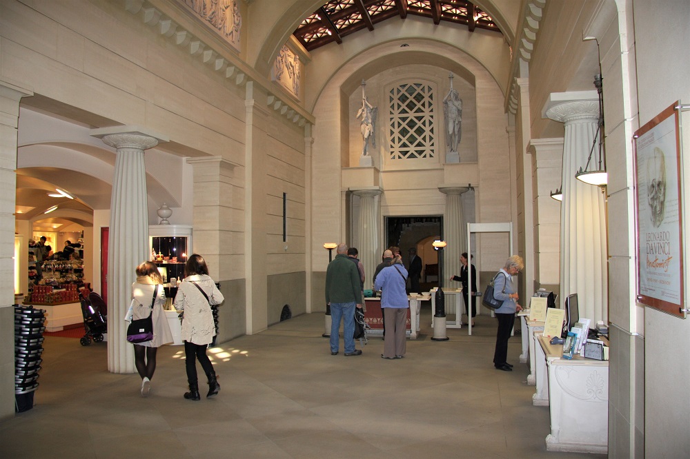 Royal Mews and Queen's Gallery, Royal London Á Westminster Walks